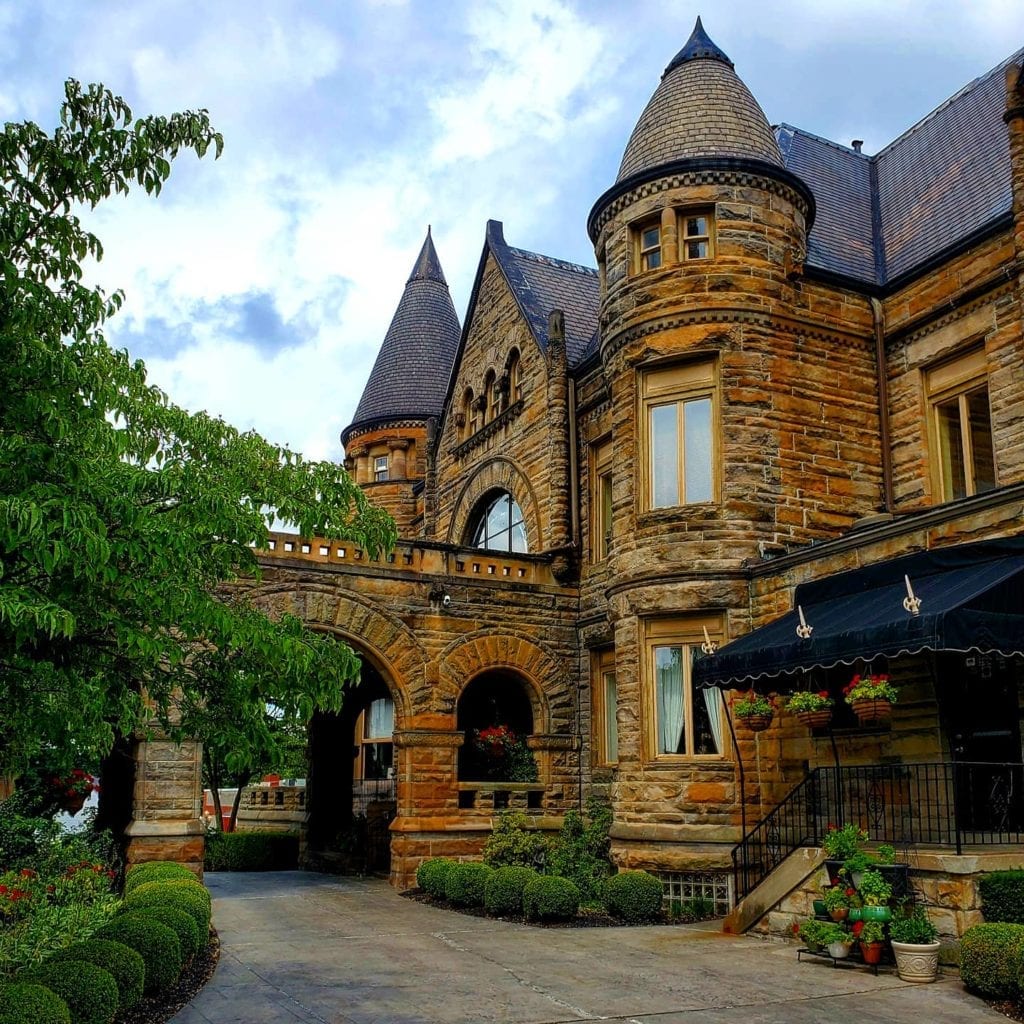Romantic Getaway at Buhl Mansion | Traxplorio