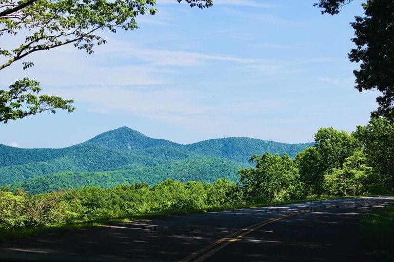 Natural Bridge Park and Blue Ridge Parkway. | Traxplorio