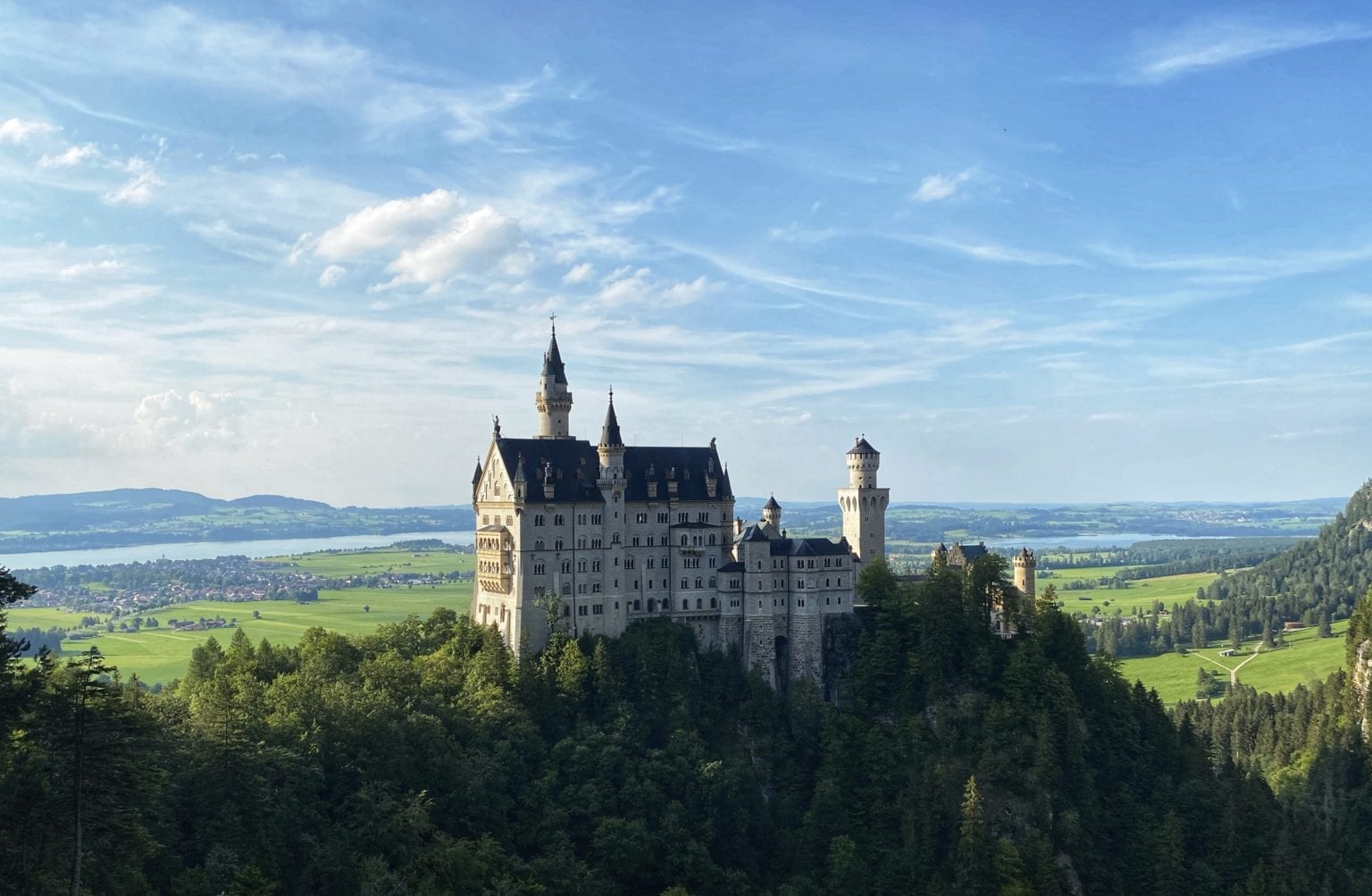 Germany Travel Guides & Blogs - Best Tips For Your Visit | Traxplorio
