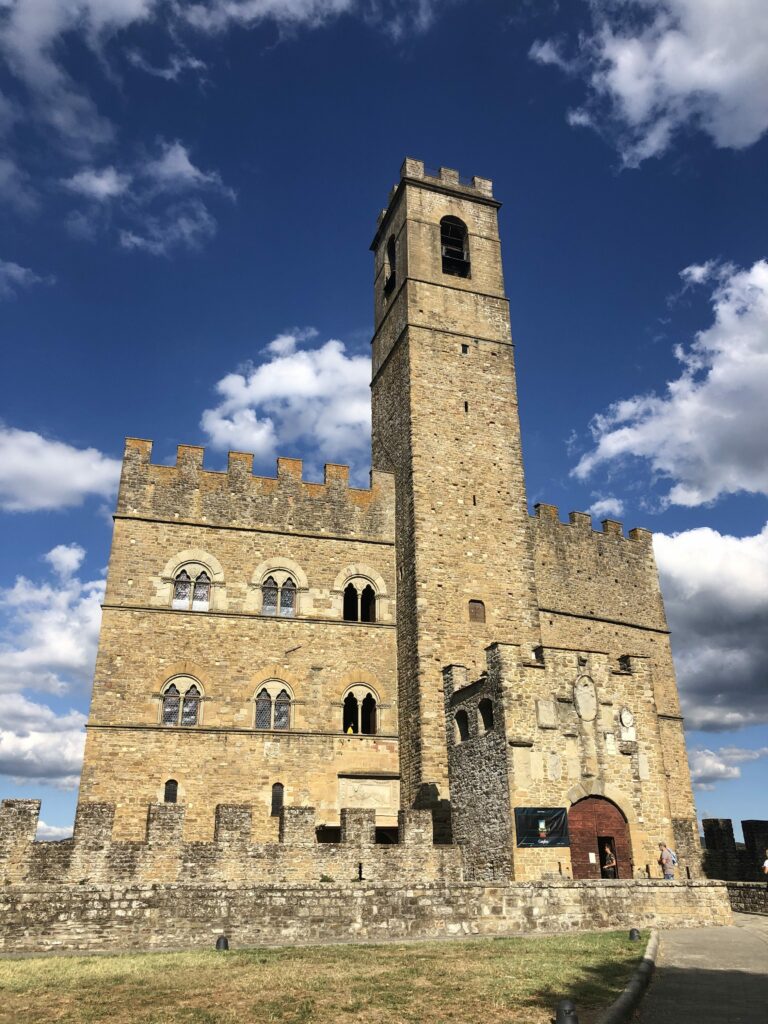 Best Tuscan castles to visit | Traxplorio